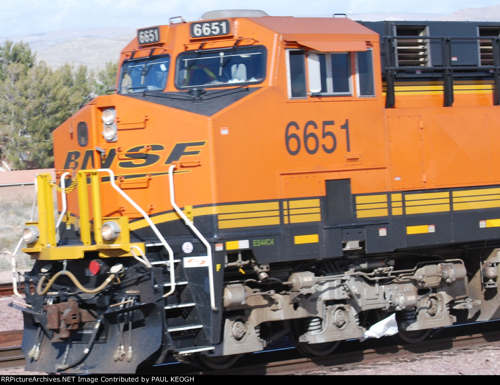 BNSF 6651 rolls past me as she pulls the Z WSP-LAH towards Cajon Pass